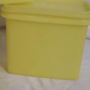 Tupperware | Kitchen | Vintage Tupperware Yellow Rectangle With Lids ...